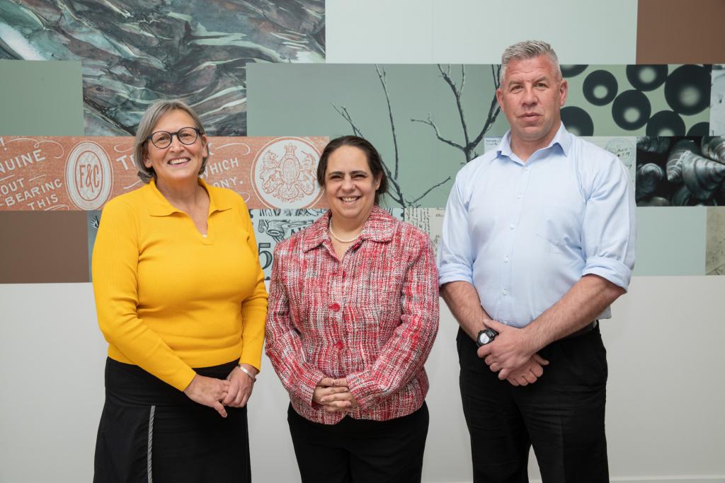 Cuban Ambassador visits the headquarters of the National Archives of ... Cuban Ambassador visits the headquarters of the National Archives of ...