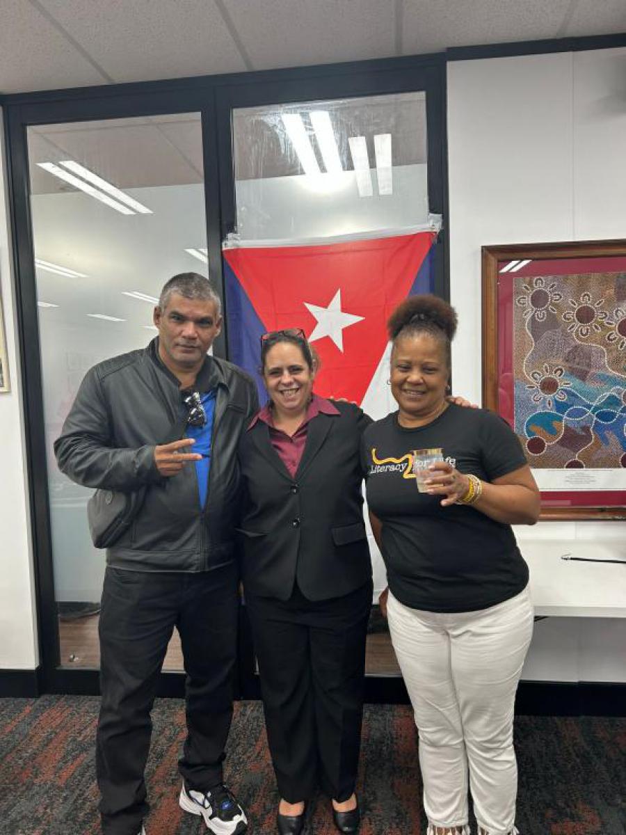 Cuban Ambassador exchanges with Cuban teachers working in Australian ... Cuban Ambassador exchanges with Cuban teachers working in Australian ...
