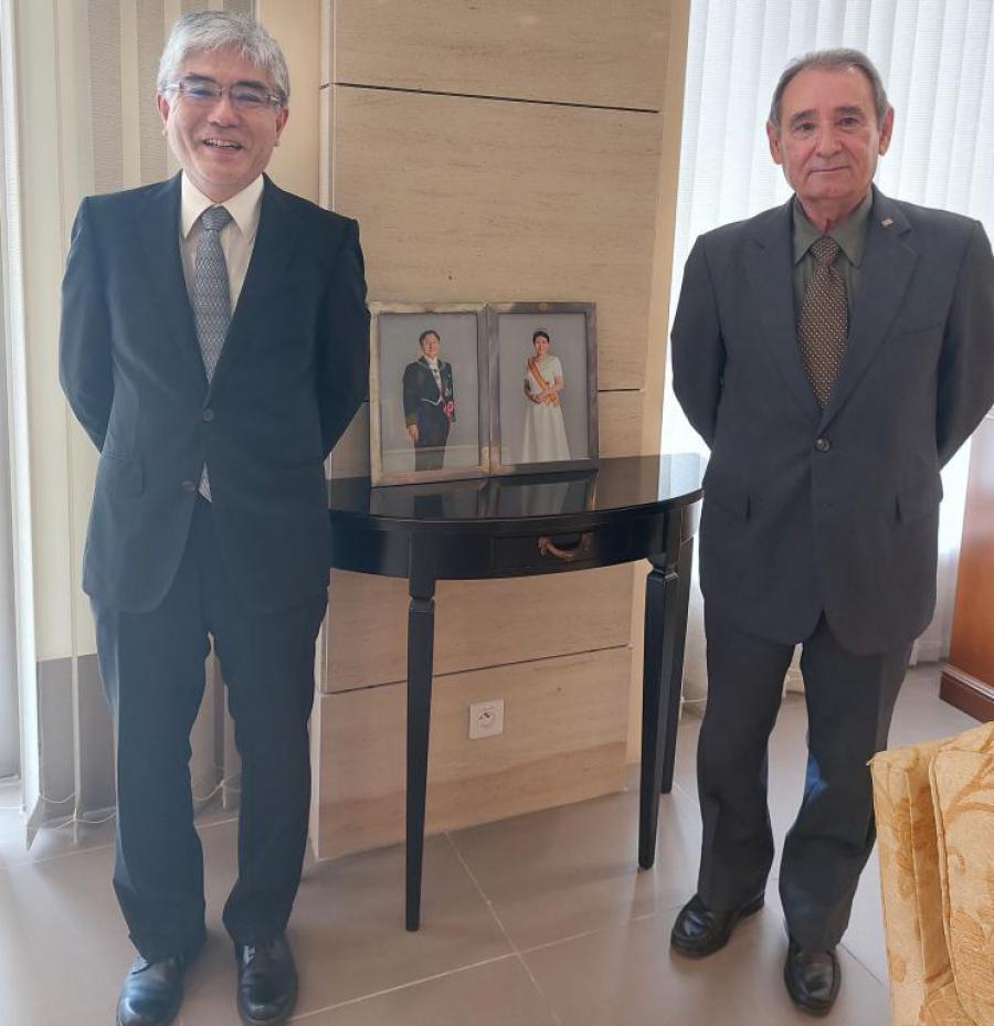 Embajador de Japón en Benin recibe a Encargado de Negocios de la ... Embajador de Japón en Benin recibe a Encargado de Negocios de la ...