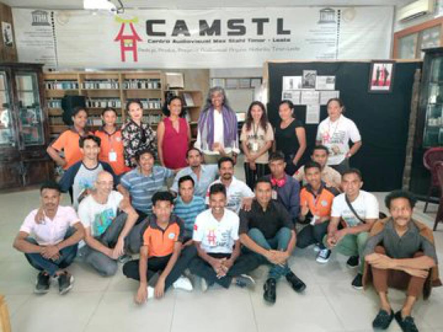 Visita de diplomática cubana al Centro Audiovisual Max Stahl Timor ... Visita de diplomática cubana al Centro Audiovisual Max Stahl Timor ...